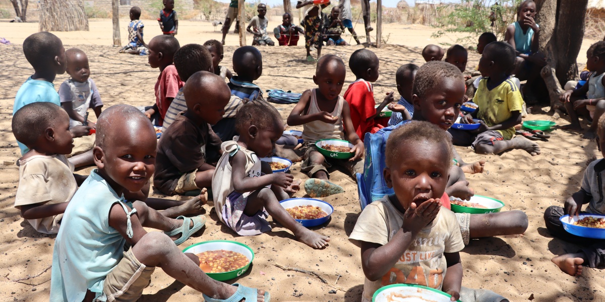 Meals of hope as famine threatens areas of Kenya | Mary's Meals Ireland